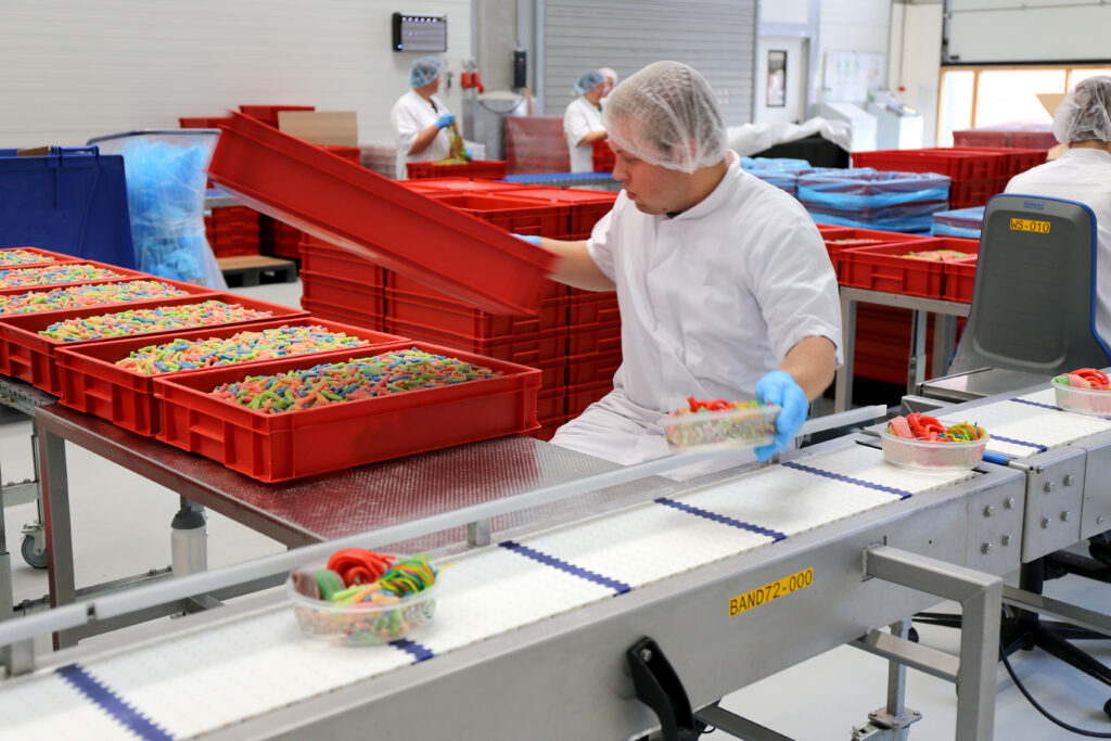 Stapelbakken voor efficiënte intralogistiek bij Royal Fassin en Packy's ...